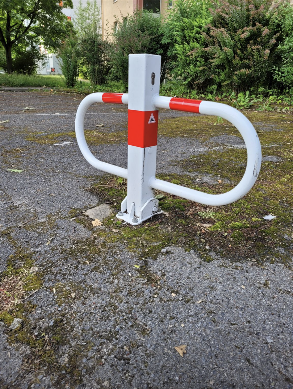 Car-park barrier | foldable with | triangular lock | hot-dip galvanized ...